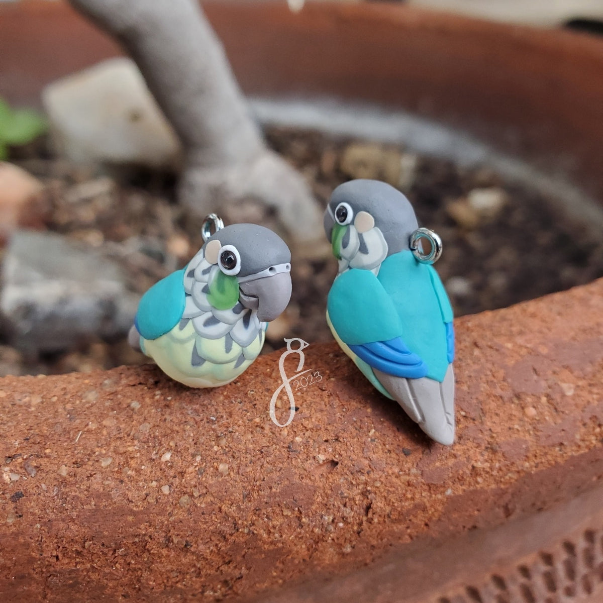 Charms - 8 Blue Birds